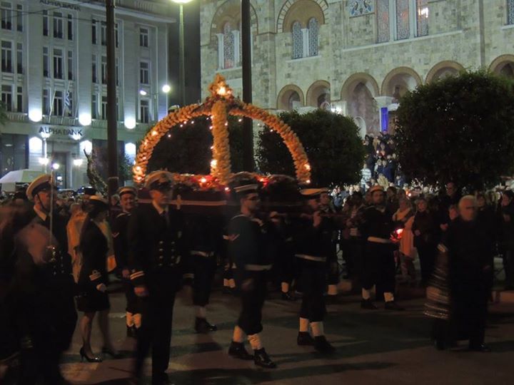 Περιφορά του Επιταφίου της Αγ.Τριάδας Πειραιά | PireasPiraeus . the web