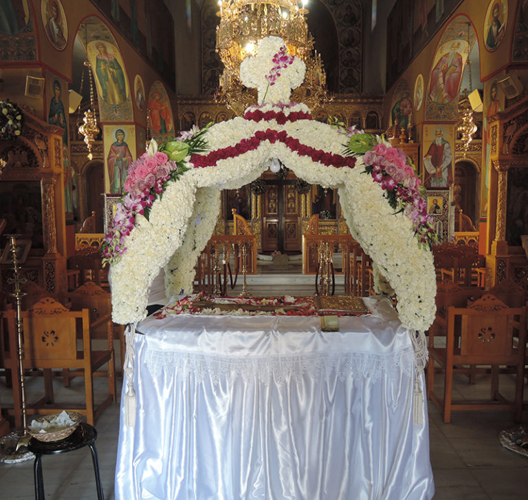 ΠΕΙΡΑΙΑΣ : Δείτε πως στολίστηκαν οι Επιτάφιοι σε όλους τους Ιερούς ...