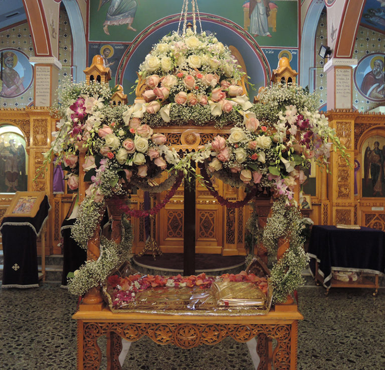 ΠΕΙΡΑΙΑΣ : Δείτε πως στολίστηκαν οι Επιτάφιοι σε όλους τους Ιερούς ...