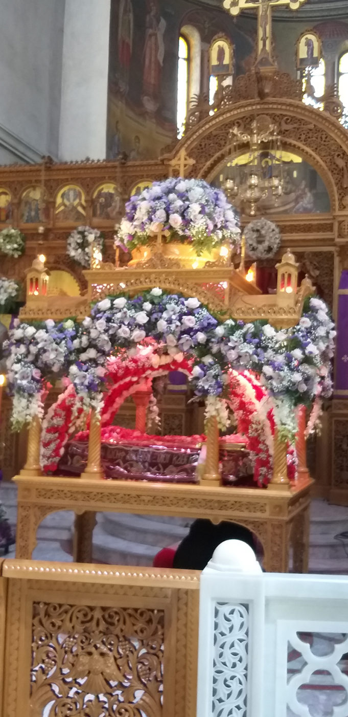 ΠΕΙΡΑΙΑΣ : Δείτε πως στολίστηκαν οι Επιτάφιοι σε όλους τους Ιερούς ...