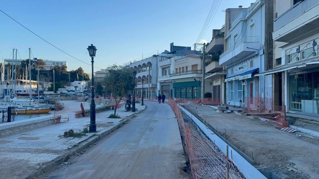 Στο Μικρολίμανο σήμερα… [video] | PireasPiraeus . the web