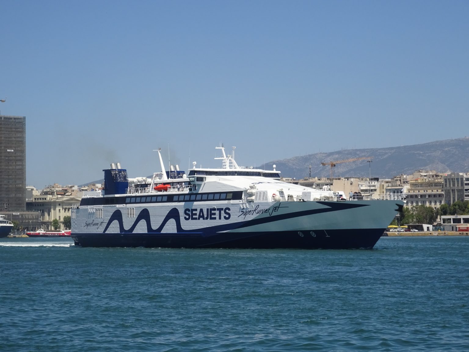 Ξεκίνησε τα δρομολόγια του το SuperRunner Jet [video] | PireasPiraeus ...