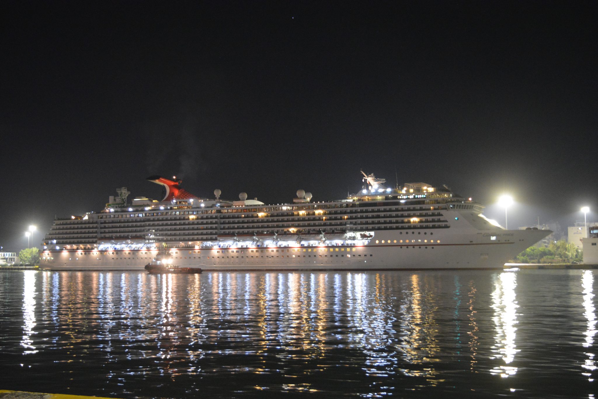 Carnival Pride : Παρθενική άφιξη στο λιμάνι του Πειραιά [video ...