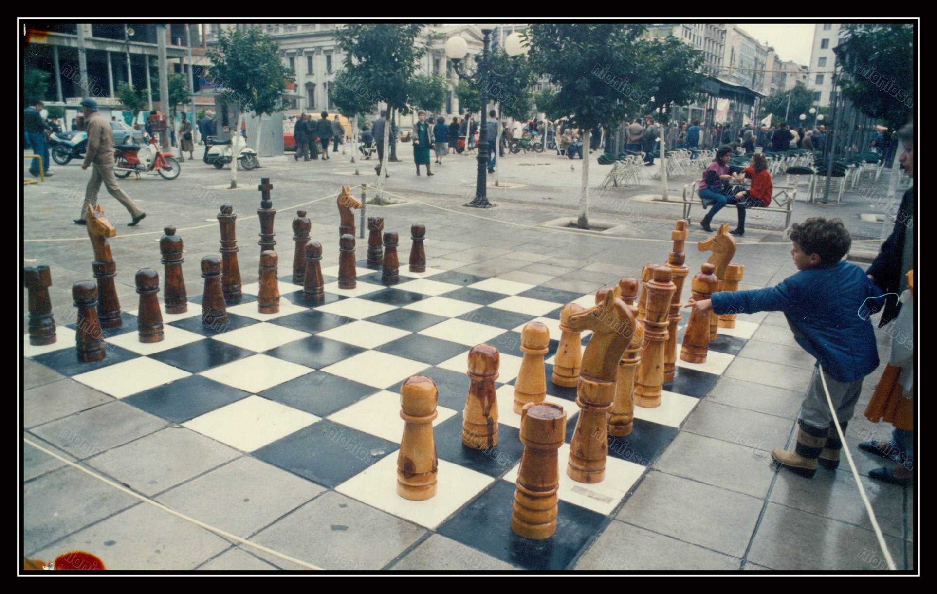 Παλιός Πειραιάς : Το αγαπημένο σκάκι της Πλατείας Κοραή | PireasPiraeus ...