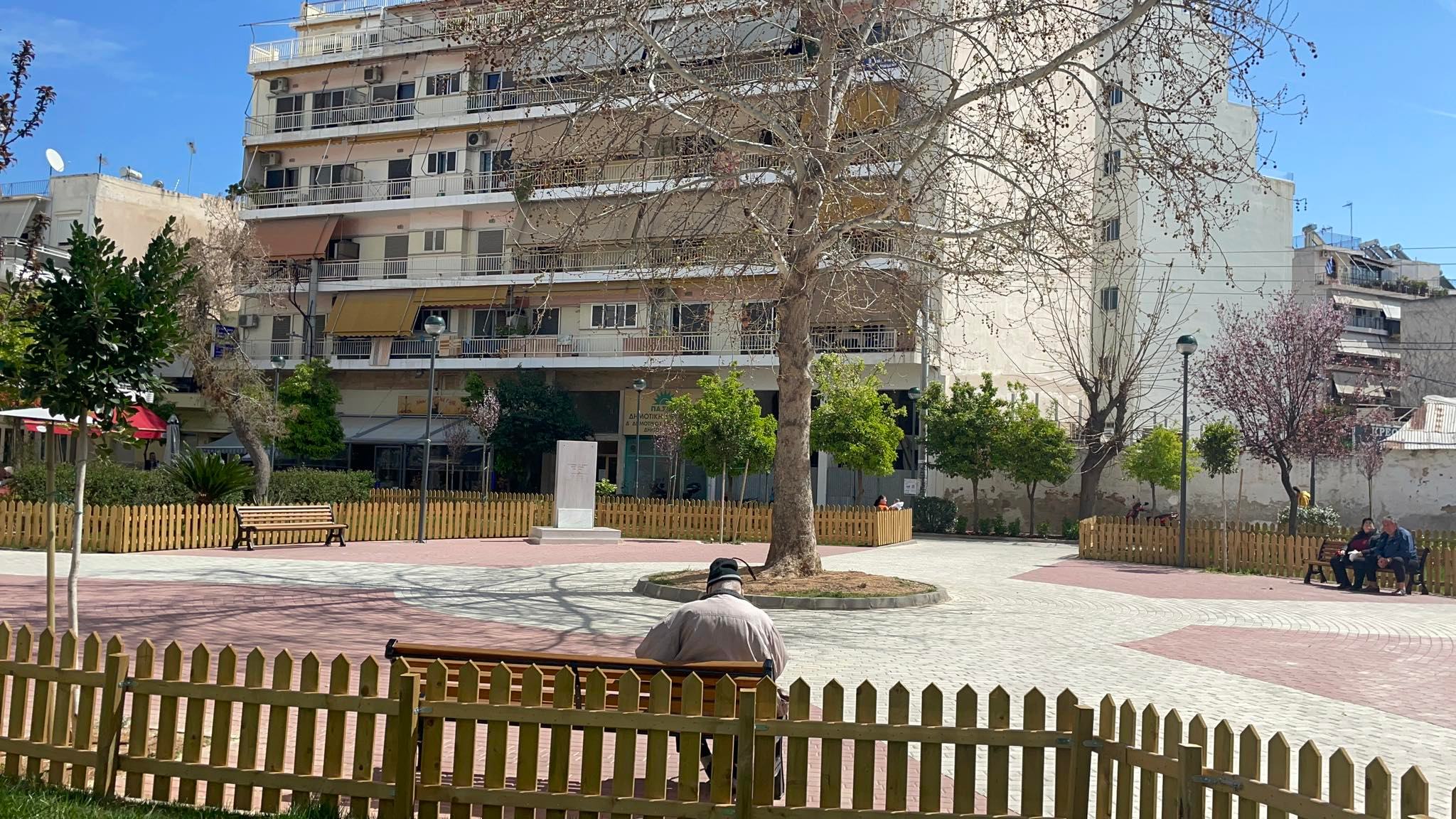 Πειραιάς : Αναπλάστηκε η Πλατεία Καμινίων [videos] - PireasPiraeus ...