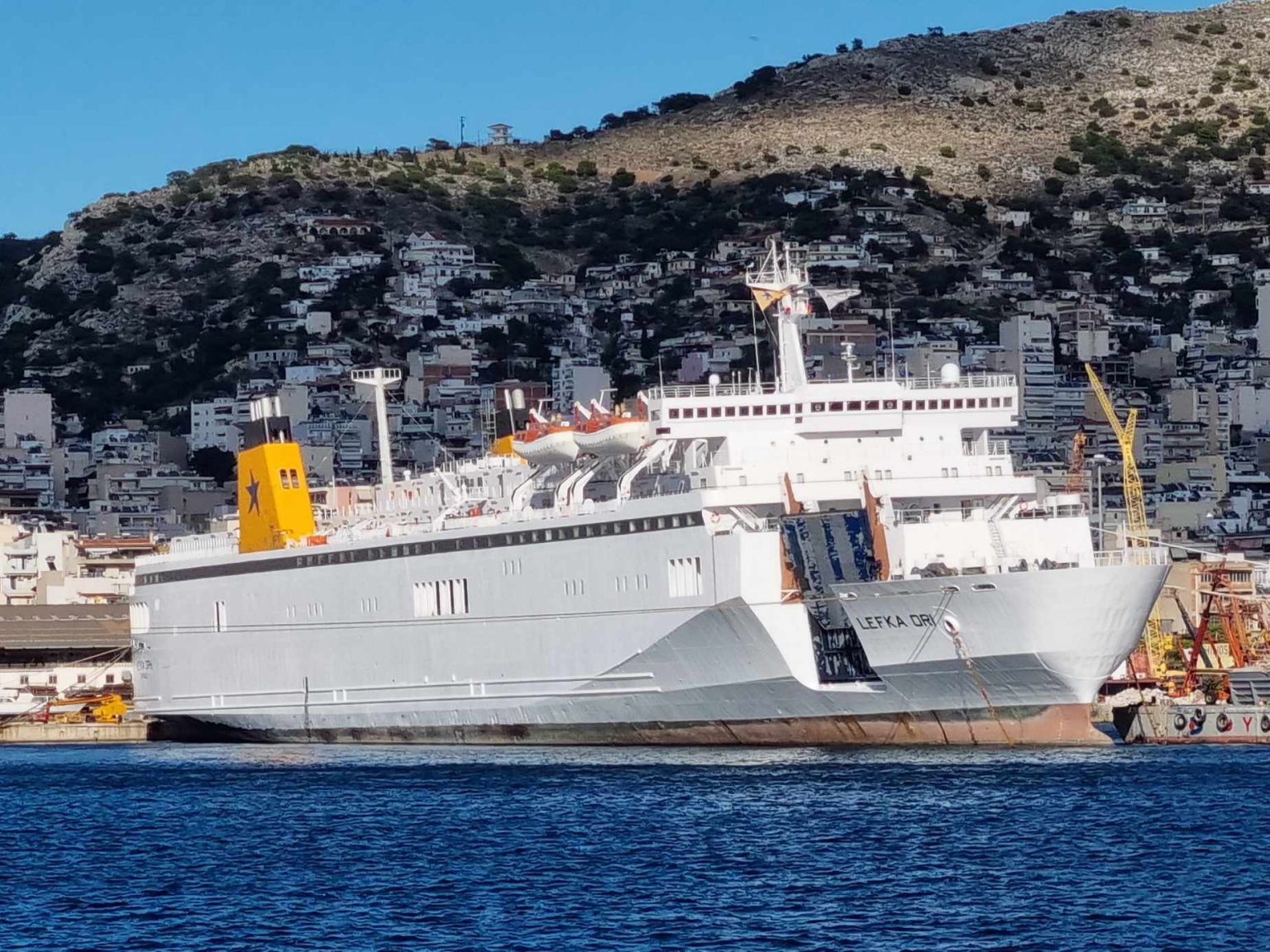 Πλοία στο λιμάνι του Πειραιά : Ocean Dream (IMO 7915096 ...
