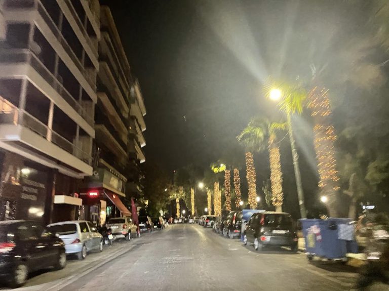 ΠΕΙΡΑΙΑΣ : Δείτε πως στολίστηκαν οι Επιτάφιοι σε Ιερούς Ναούς της πόλης ...