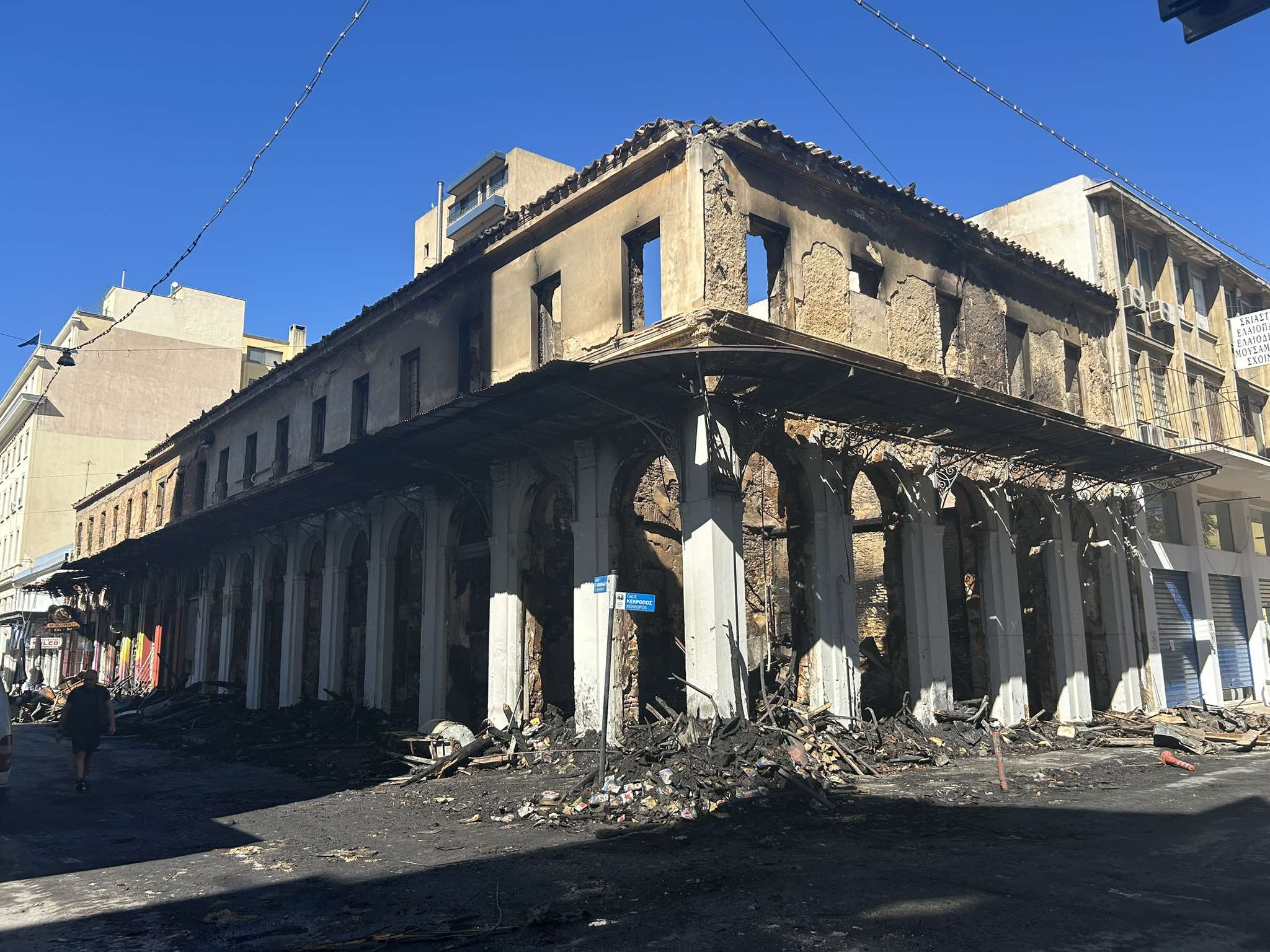 Δήμαρχος Πειραιά Γιάννης Μώραλης στο Κανάλι Ένα 90.4 για τη φωτιά σε ...