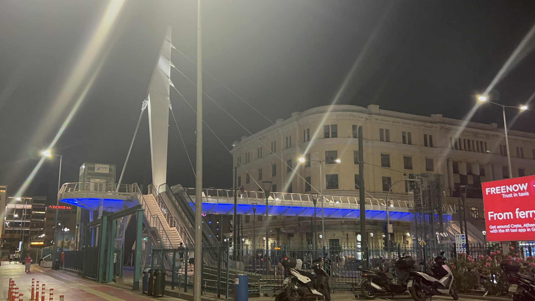 Άνοιξε και πάλι για το κοινό η πεζογέφυρα του ΟΛΠ | PireasPiraeus . the web